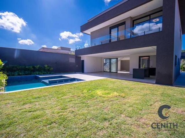 Incrível Casa com 403 m², 4 suítes, living integrado, gourmet! à venda