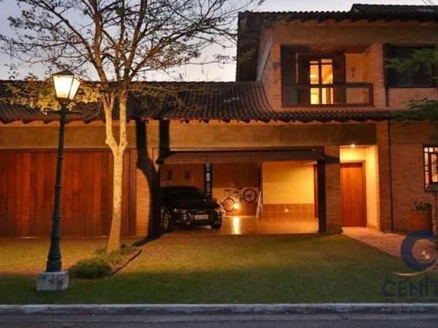 Incrível Casa com 7 suítes, edícula, adega, planejados! 628 m²