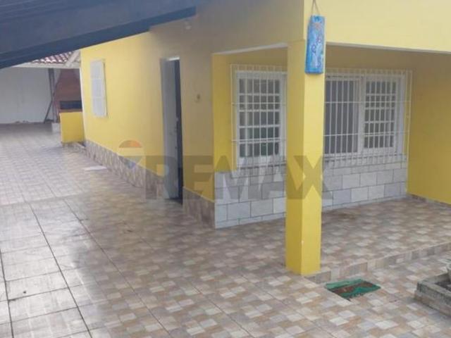 Incrível Casa em Peruíbe: Conforto e Lazer