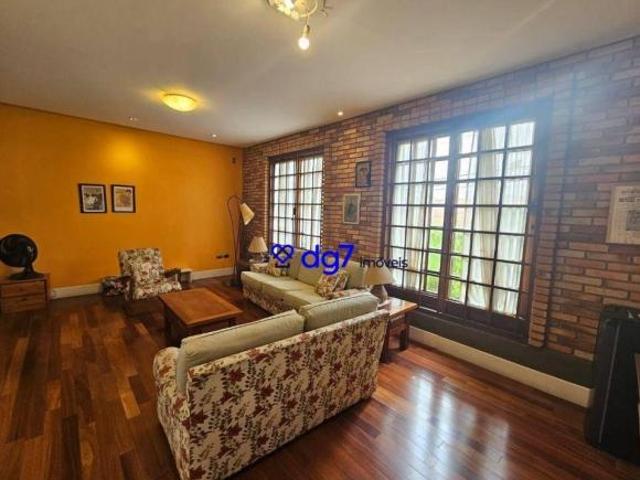 Incrível casa silenciosa em rua residencial!