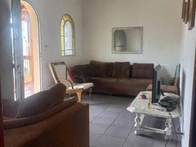 Incrível chácara em Loteamento fechado em, a 3 km do centro. Casa 286 m  2 terrenos de 1000 com m