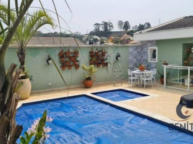INCRÍVEL! gourmet, jardim, piscina, living integrado, 4 suítes, 545 m²!