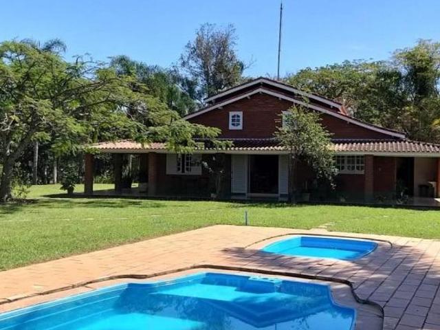 Incrível Sítio em Jarinu SP: 3 Suítes, 8 Vagas, 500m² de Área, Lazer Completo. Agende sua Visita!