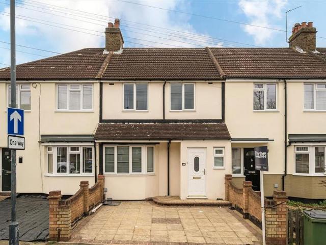 Indus Road, London SE7 3 bed terraced house to rent £2,450 pcm £565 pw