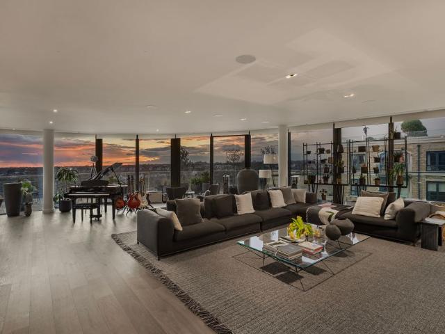 Industrial Chic Penthouse with Panoramic Views of London’s Skyline