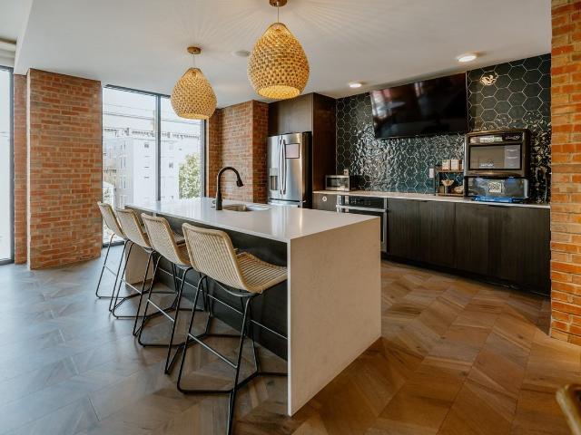 Industry Cincinnati Studio Apartment for Rent at 1118 Sycamore St, Cincinnati, OH 45202 Central Business District