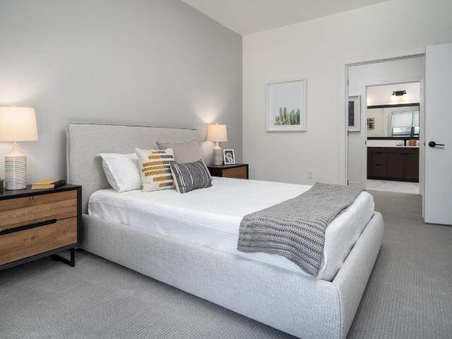 Industry Cincinnati Studio Apartment for Rent at 1118 Sycamore St, Cincinnati, OH 45202 Central Business District