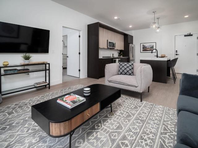 Industry Cincinnati 1 Bedroom Apartment for Rent at 1118 Sycamore St, Cincinnati, OH 45202 Central Business District