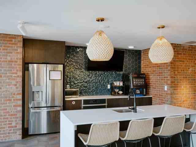 Industry Cincinnati 2 Bedroom Apartment for Rent at 1118 Sycamore St, Cincinnati, OH 45202 Central Business District