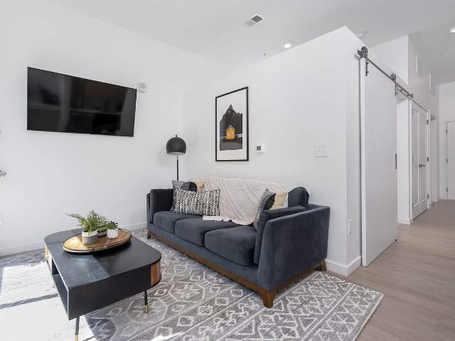 Industry Indianapolis 2 Bedroom Apartment for Rent at 421 N Pennsylvania St, Indianapolis, IN 46204 Downtown Indianapolis