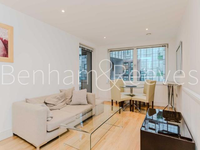 Indescon Square, Canary Wharf E14 1 bed apartment to rent £2,200 pcm £508 pw
