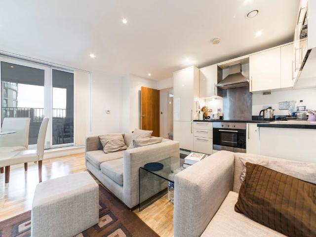 Indescon Square, Canary Wharf E14, 2 bed flat to rent, £2,600 pcm | PrimeLocation