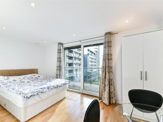 Indescon Square, Canary Wharf, South. Studio to rent £1,850 pcm £427 pw