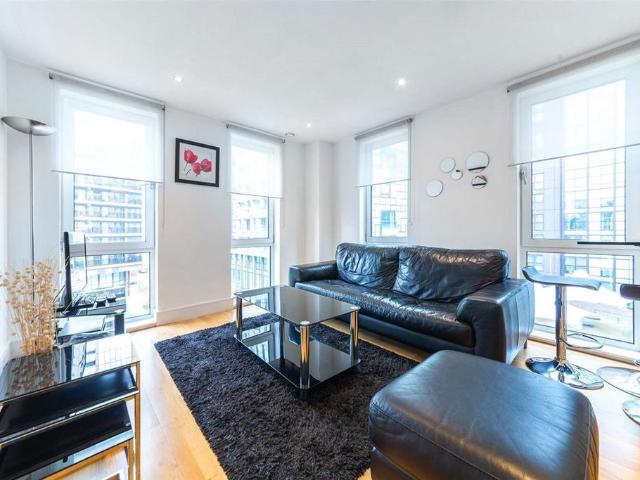 Indescon Square, London E14 1 bed flat to rent £2,300 pcm £531 pw