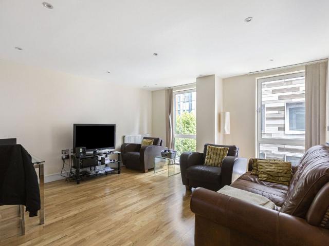 Indescon Square, London E14, 3 bed flat to rent, £3,250 pcm | PrimeLocation