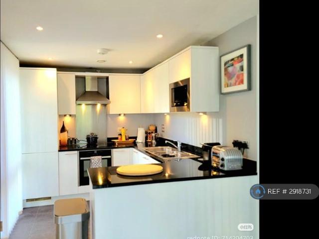 Indescon Square, London, E14 3 bed flat to rent £3,320 pcm £766 pw