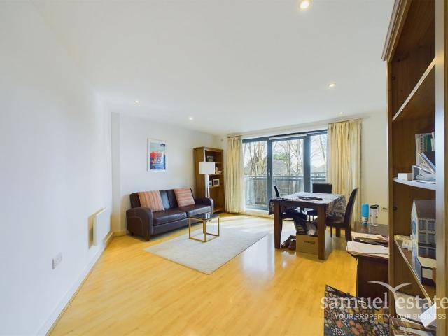 Independence House, Colliers Wood SW19, 2 bed flat to rent, £2,200 pcm | PrimeLocation