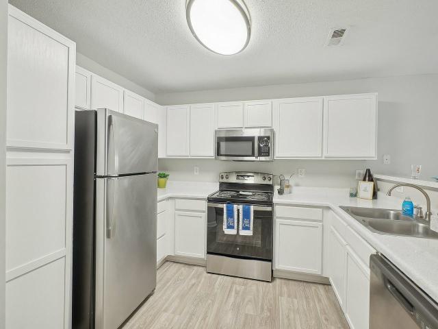 Independence Park 1 Bedroom Apartment for Rent at 215 William Penn Plz, Durham, NC 27704