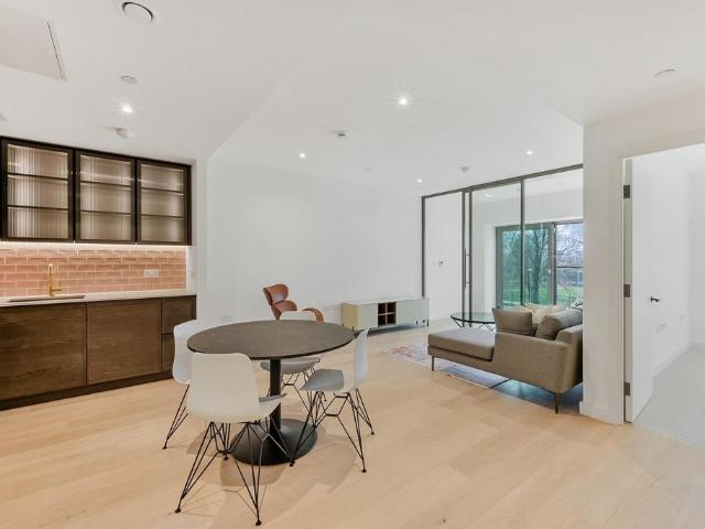 India House, Riverscape, London, E16 1 bed apartment to rent £2,297 pcm £530 pw