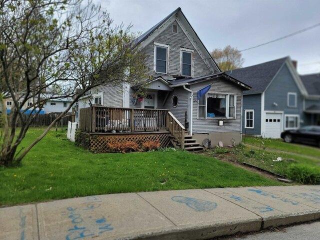 Indian Point St, Newport City, Home For Sale