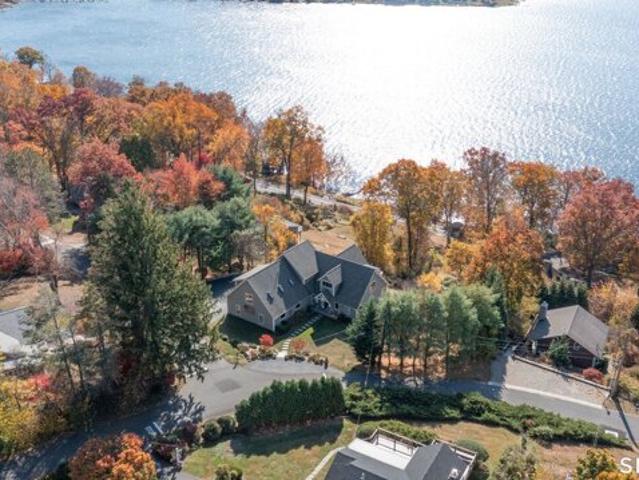 Indian Trl, Brookfield, Home For Sale