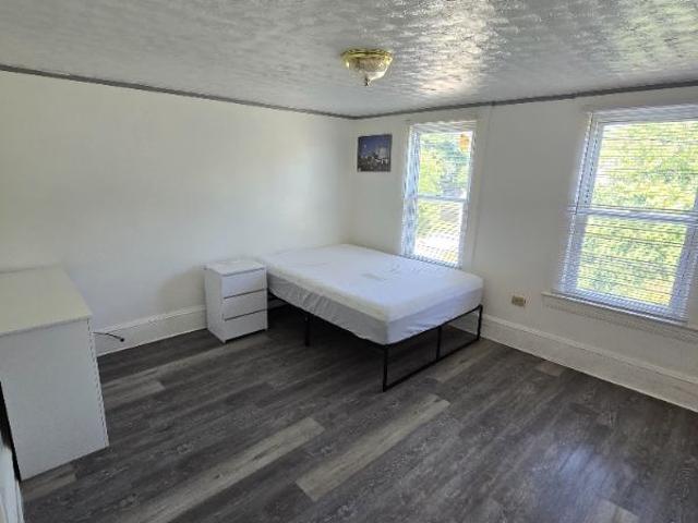 Individual Room for rent Near Cleveland Clinic
