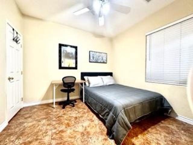 Individual Roommate wanted room available