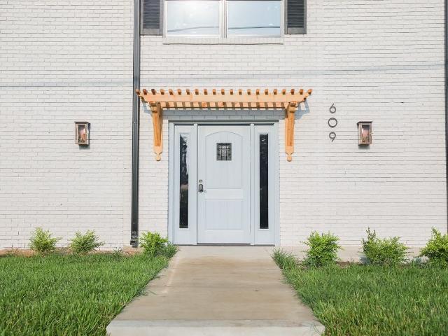 Inez at Bishop Ridge 1 Bedroom Apartment for Rent at 609 N Lancaster Ave, Dallas, TX 75203 Lake Cliff