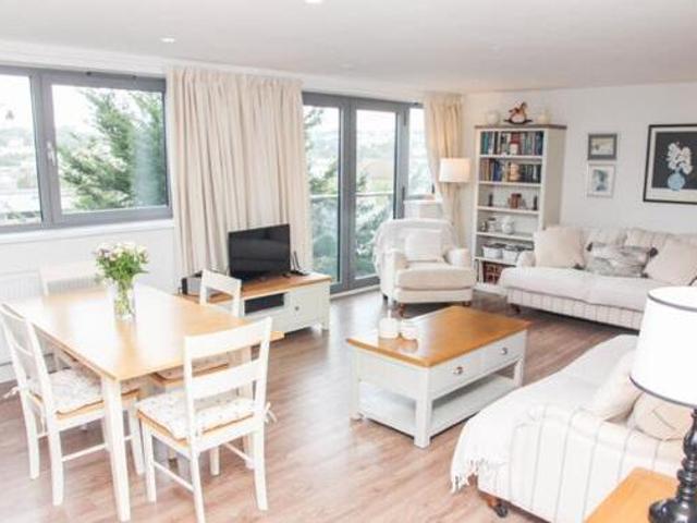 Infirmary Hill, Truro, 2 Bedroom Flat