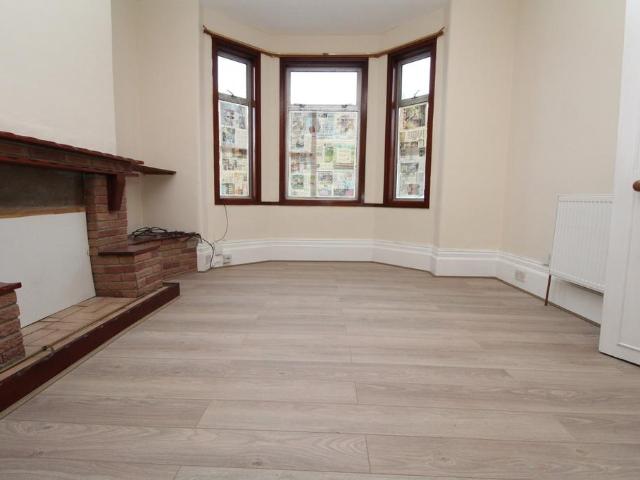 Ingledew Road, London SE18 4 bed terraced house to rent £2,400 pcm £554 pw
