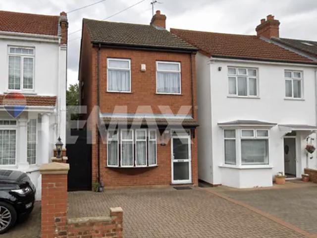 Inglehurst Gardens, London, IG4 5DR, United Kingdom | 4 bed house for rent #168321279 | Rentberry