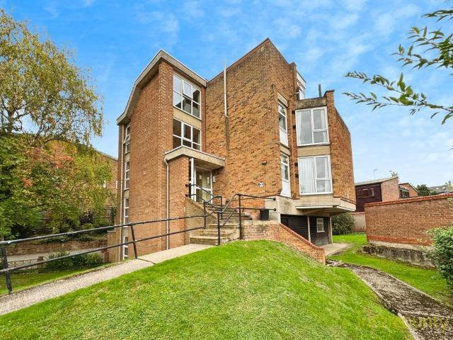 Ingleside Court, Essex CB10 1 bed apartment to rent £1,000 pcm £231 pw