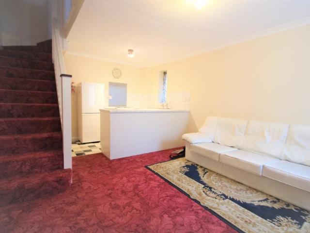 Ingleside, Colnbrook, Slough SL3, 1 bed maisonette to rent, £1,250 pcm | PrimeLocation