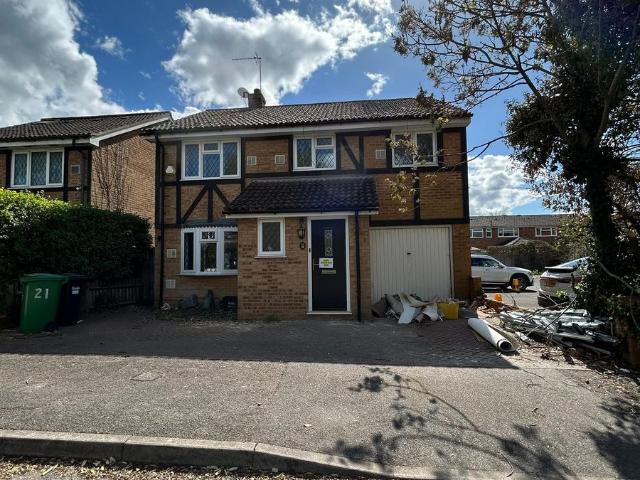 Ingleside, Colnbrook, Slough SL3, 6 bed detached house to rent, £4,800 pcm | PrimeLocation