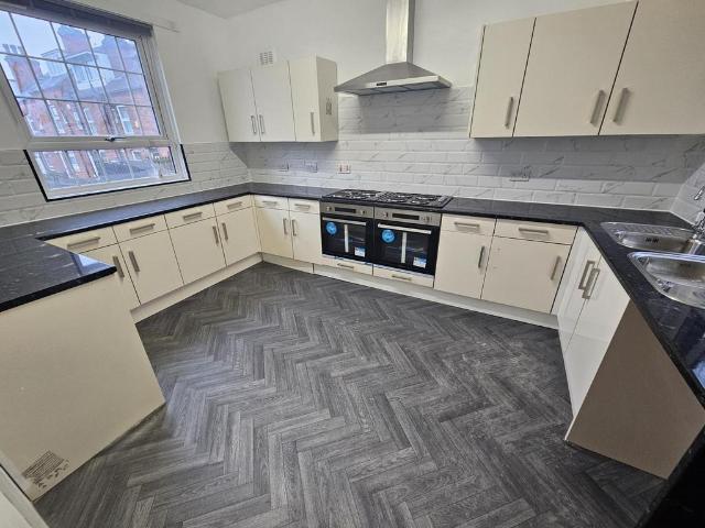 Inglewood Terrace, Leeds 7 bed house to rent £4,095 pcm £945 pw