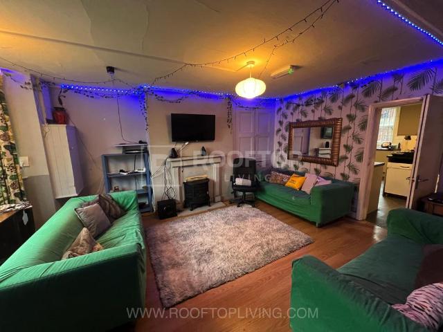 Inglewood Terrace, Leeds LS6 6 bed house to rent £3,172 pcm £732 pw