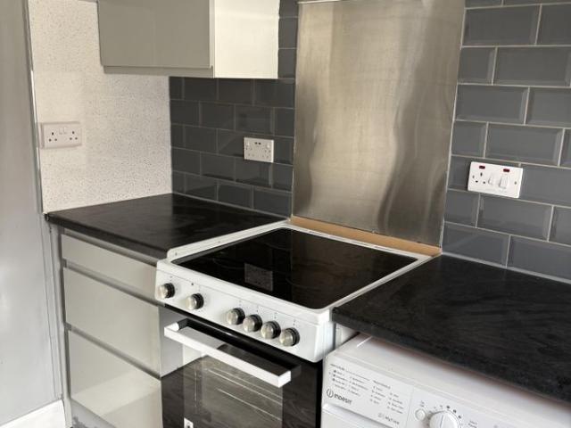 Inglis Green Road, Edinburgh EH14, 5 bed shared accommodation to rent, £600 pcm | PrimeLocation