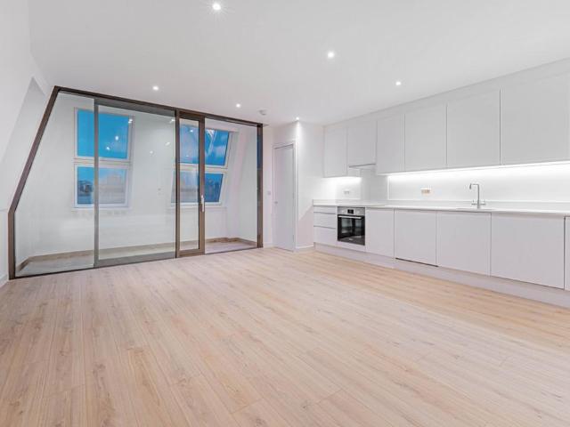 Inglis Road, London, W5 1 bed apartment to rent £2,150 pcm £496 pw