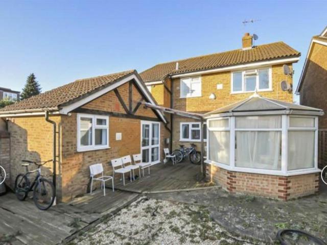 Inglrside, Coln Brook 6 bed detached house to rent £4,800 pcm £1,108 pw