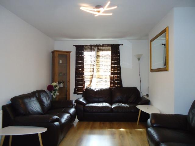 Ingram Close, Holbeck LS11, 2 bed maisonette to rent, £950 pcm | PrimeLocation