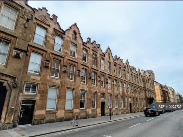 Ingram Street, Glasgow, G1 1 bed flat to rent £1,000 pcm £231 pw