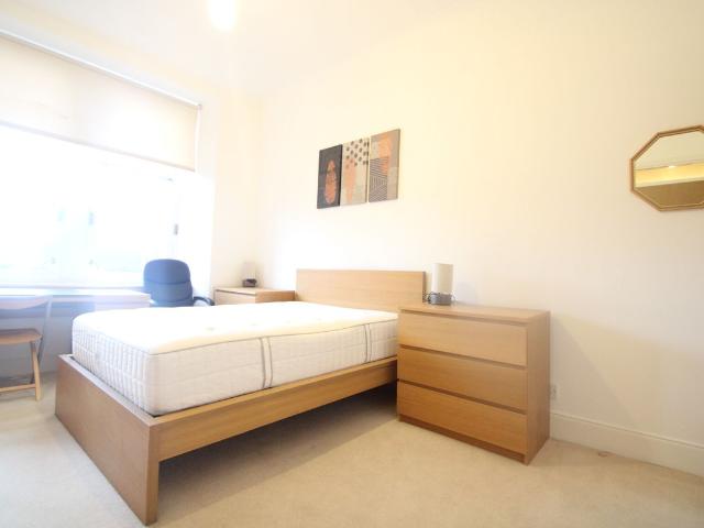 Ingram Street, Glasgow G1, 1 bed flat to rent, £1,000 pcm | PrimeLocation