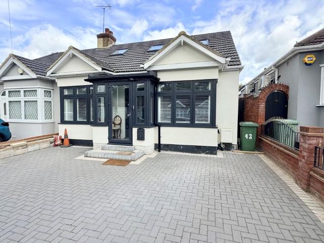 Ingreway, Romford RM11, Room to rent, £750 pcm | PrimeLocation