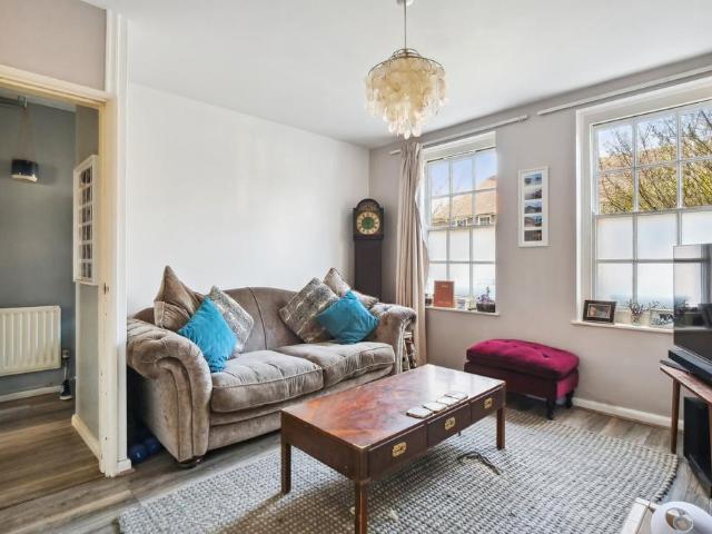 Inigo Jones Road, SE7 3 bed terraced house to rent £2,250 pcm £519 pw