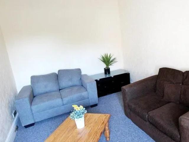 Insomnia Cookies, 222 Wilmslow Road, Manchester, M14 6LF, United Kingdom | 5 bed duplex for rent #167883555 | Rentberry