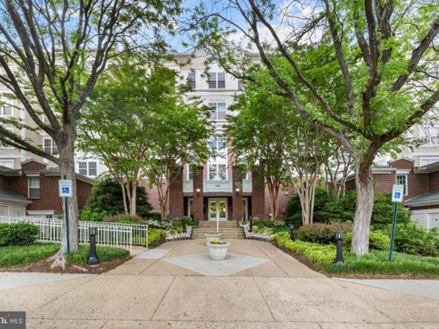 International Dr Unit,mclean, Condo For Sale