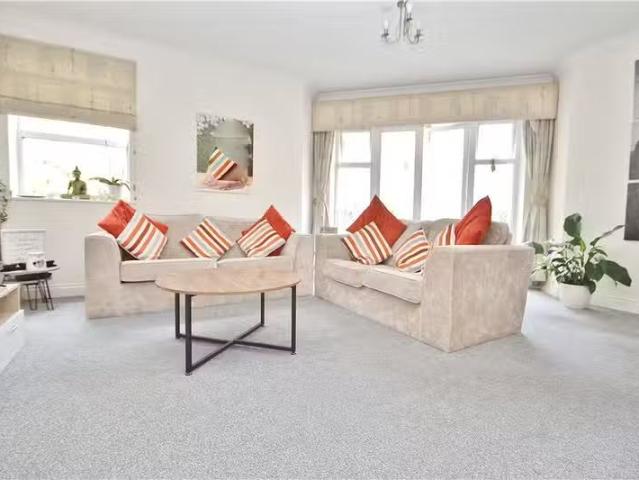 International Way, Sunbury on Thames, Surrey, TW16 7HR