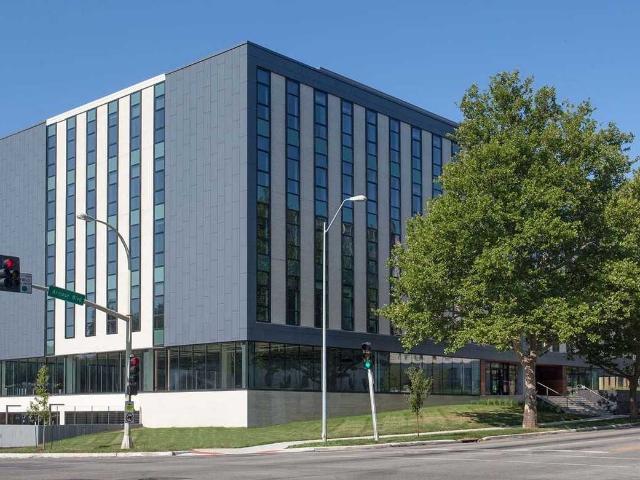 International 1 Bedroom Apartment for Rent at 301 E Armour Blvd, Kansas City, MO 64111 Hanover Place