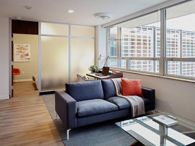 Interstate Flats 1 Bedroom Apartment for Rent at 12 E Armour Blvd, Kansas City, MO 64111 Broadway Gillham