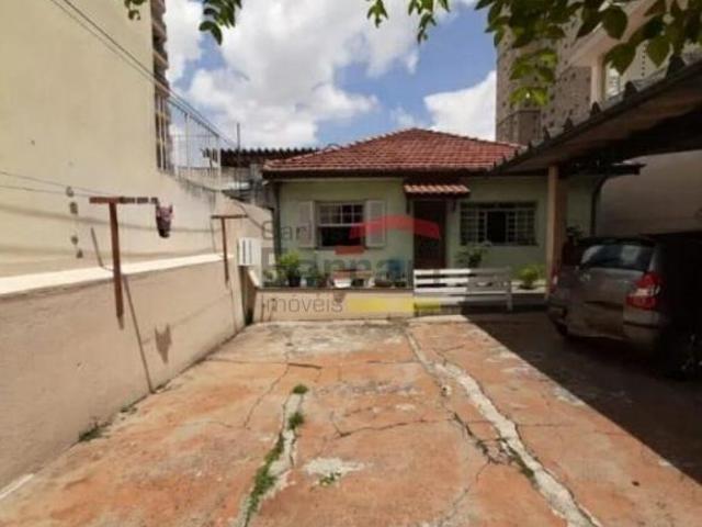 INVESTIDORES Casa com 3 moradias no Bairro de Santa Teresinha com terreno de 10 X 37